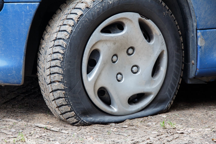 The 5 Main Causes Of Flat Tire and Steps On How To Change a Flat Tire ...